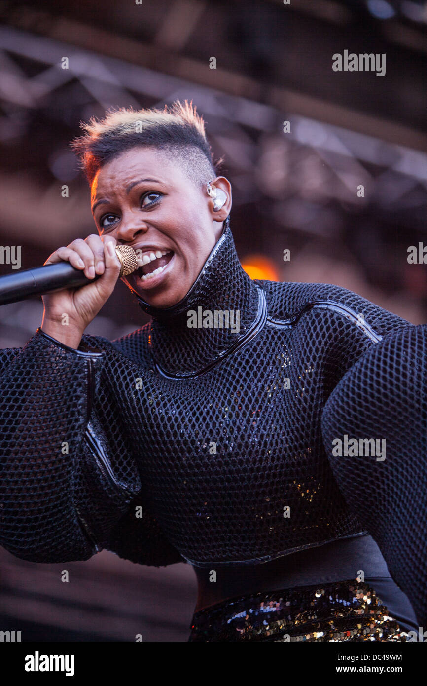 Skin skunk anansie hi-res stock photography and images - Alamy