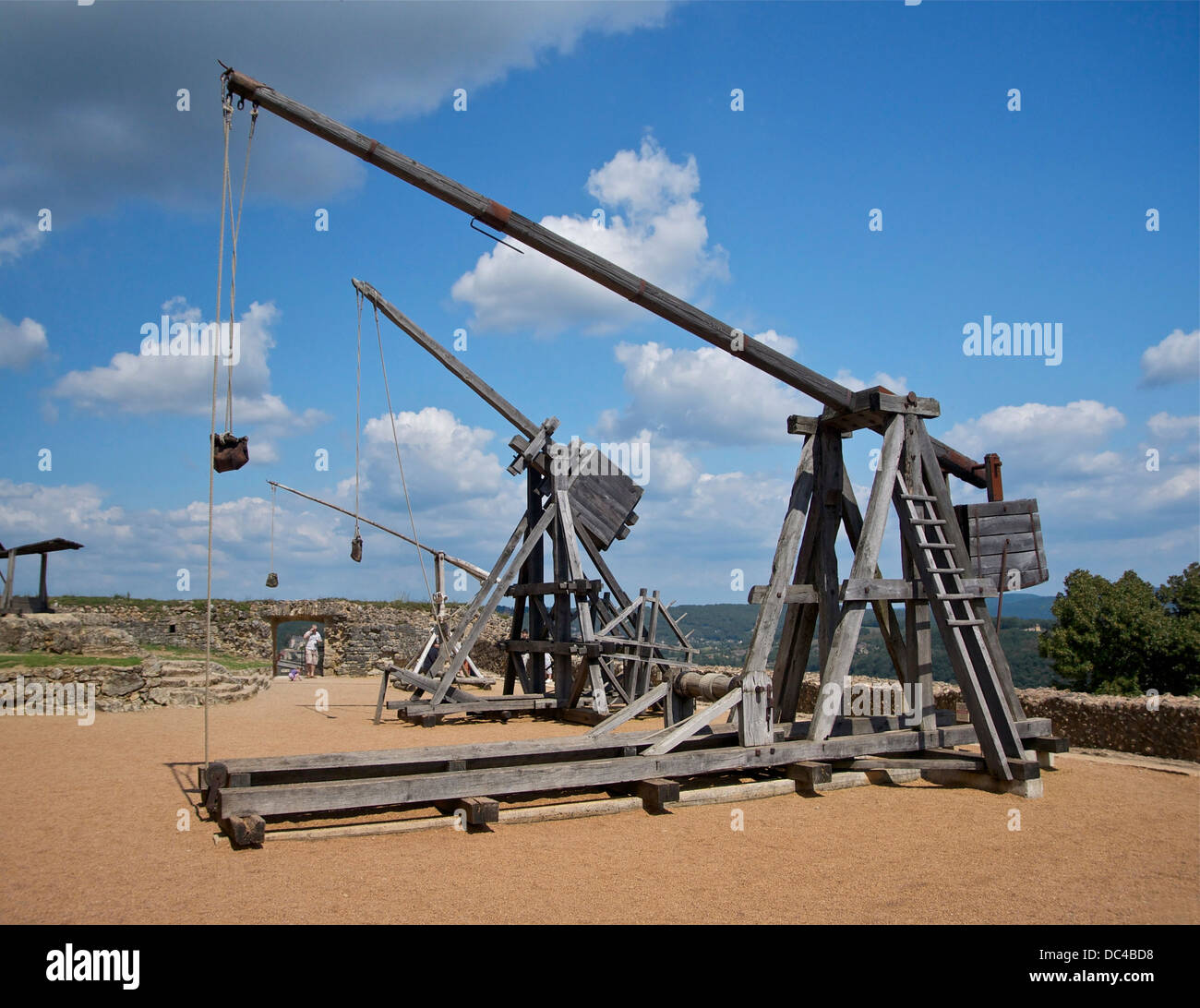 Trebuchets in chateau de castelnaud hi-res stock photography and images ...