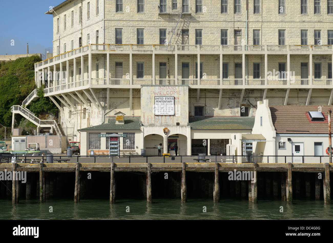 Alcatraz Penitentiary dock Stock Photo - Alamy