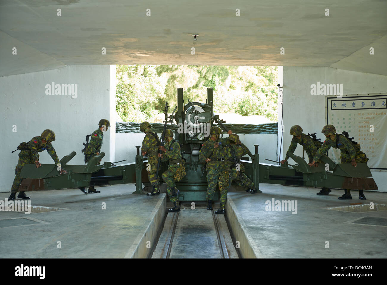 The Taiwan Military soldiers performing positional and firing drills on ...