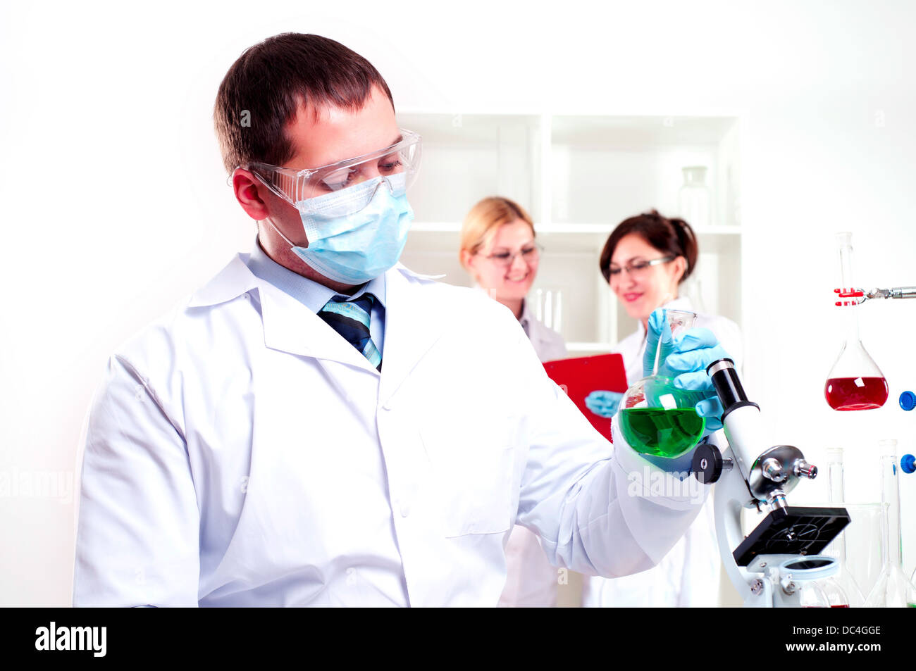 chemist working in the laboratory Stock Photo - Alamy