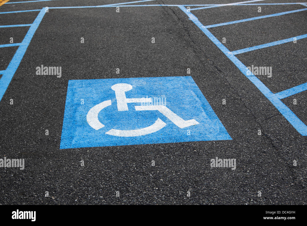 Disabled Parking Signs High Resolution Stock Photography and Images - Alamy