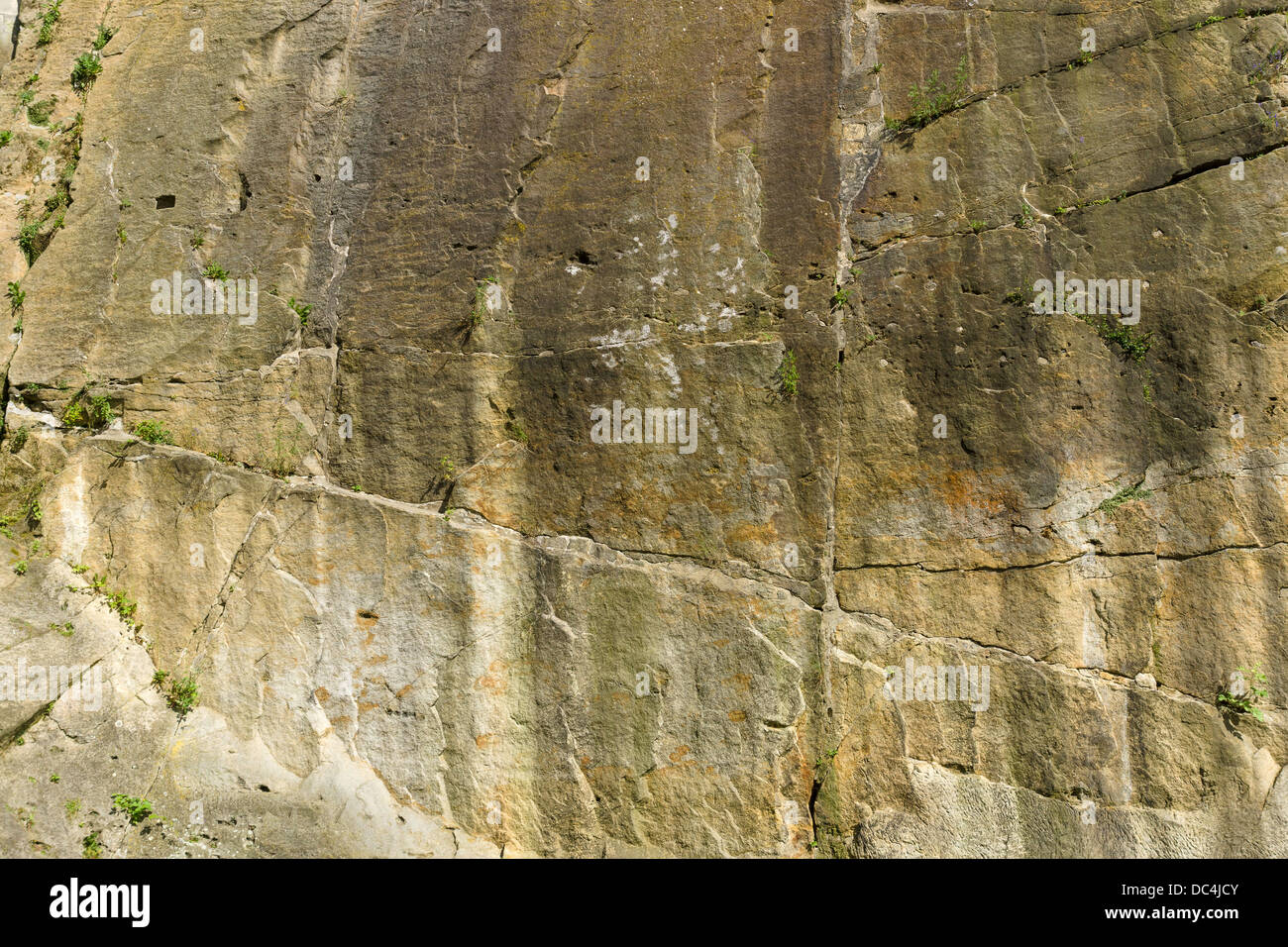 Cracked sandstone block hi-res stock photography and images - Alamy