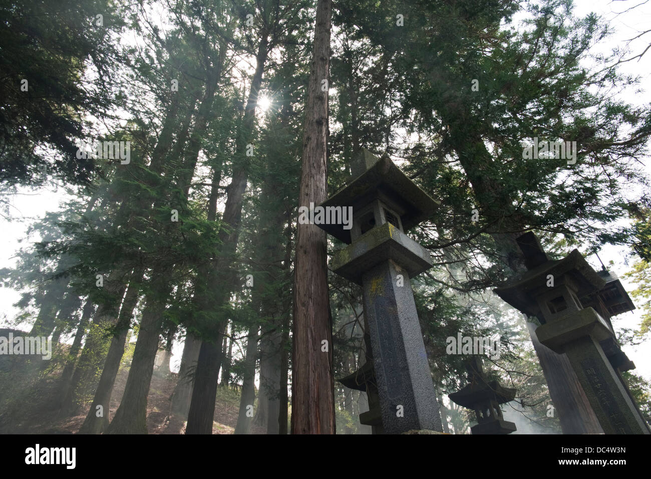 Shinto shrine ritual hi-res stock photography and images - Alamy
