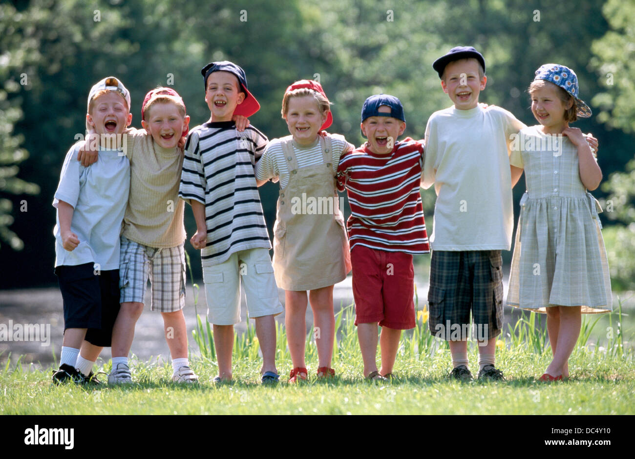 Child yell group hi-res stock photography and images - Alamy