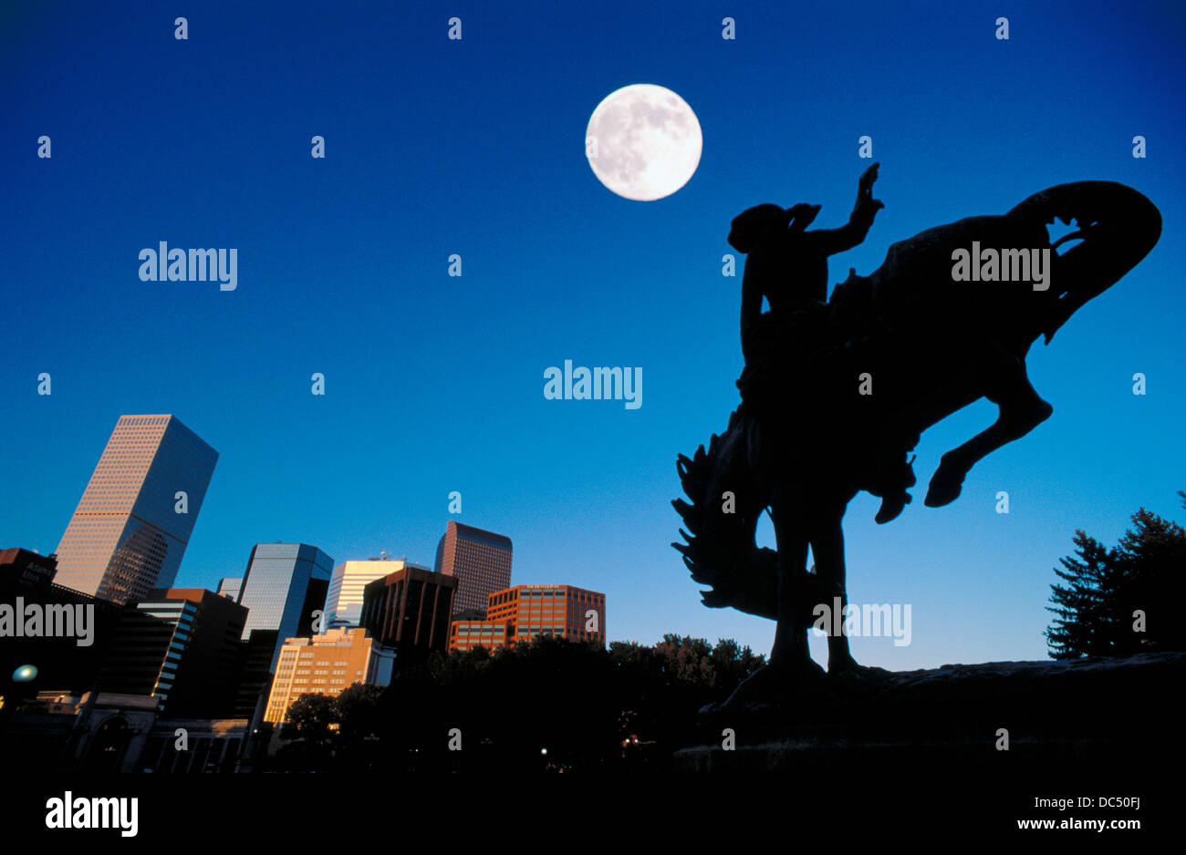 Denver horse statue hi-res stock photography and images - Alamy