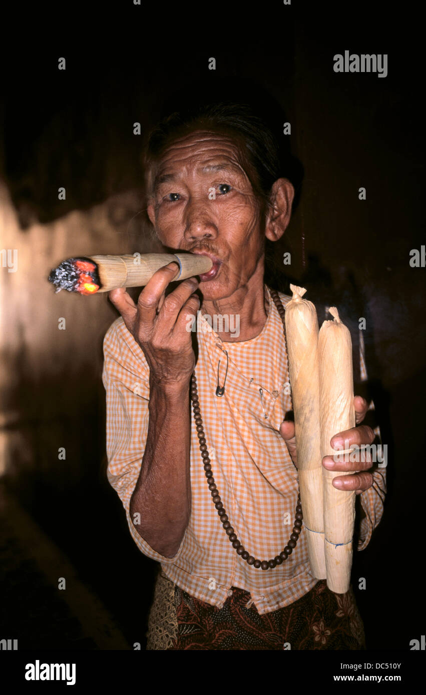 Giant cigar hi-res stock photography and images - Alamy