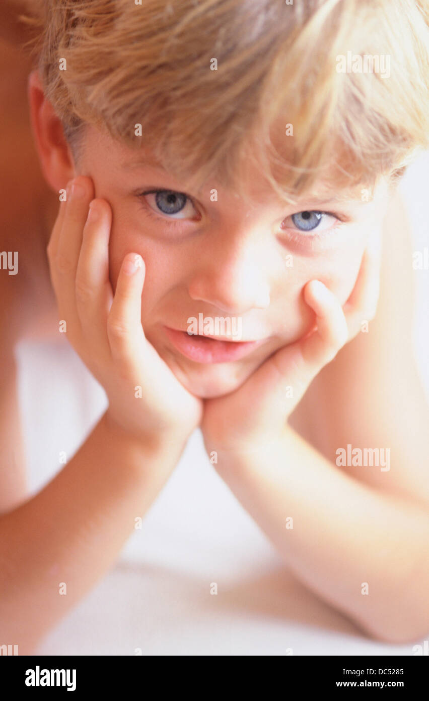 Child lean elbow hi-res stock photography and images - Alamy