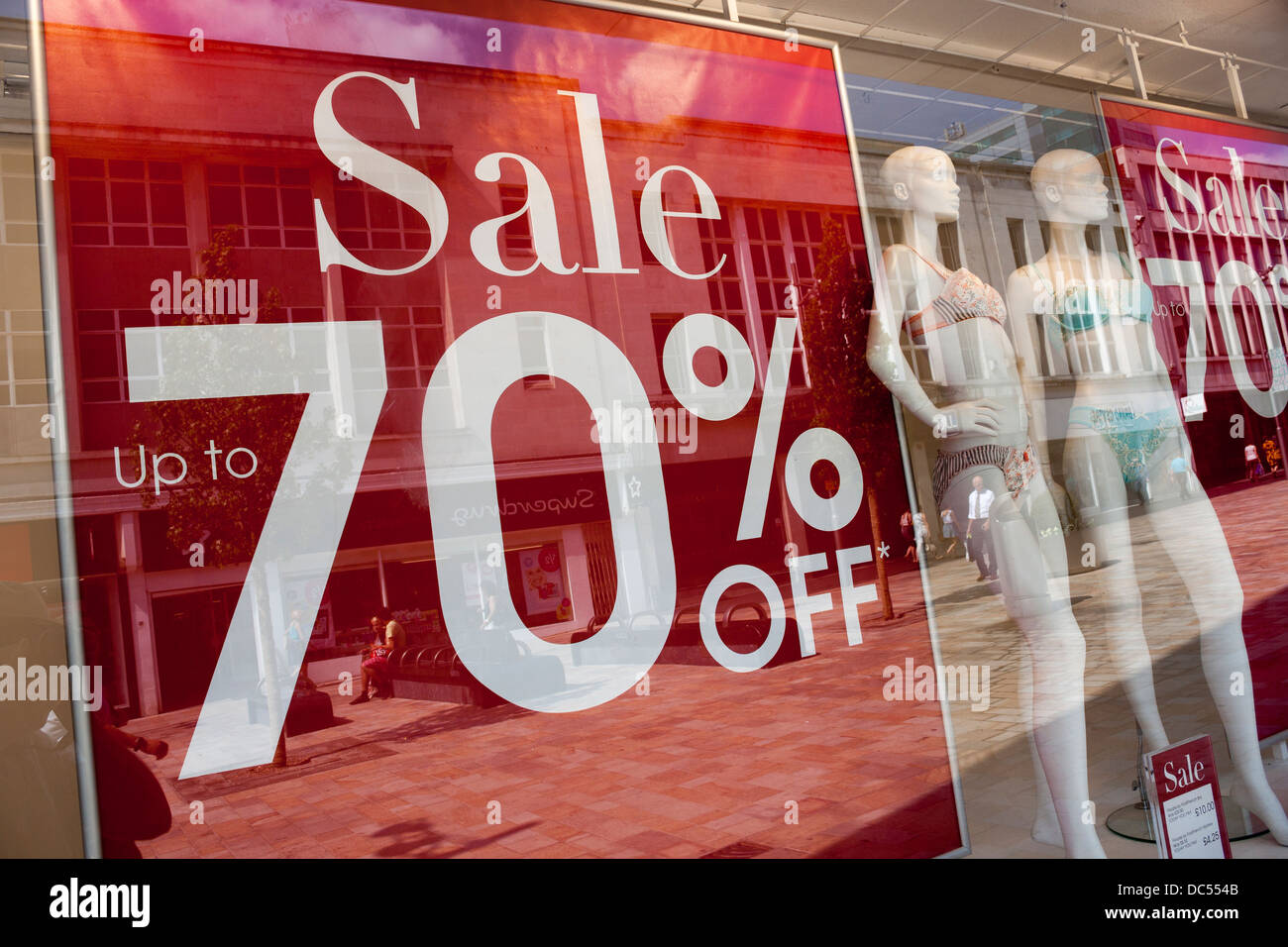 Shop window Sale sign 70% off Stock Photo - Alamy