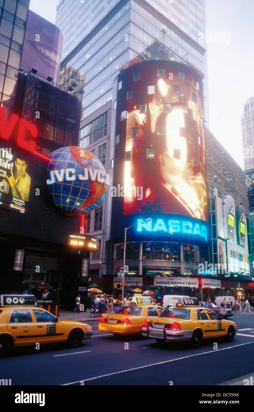 Nasdaq Sign Times Square Stock Photos & Nasdaq Sign Times Square Stock ...
