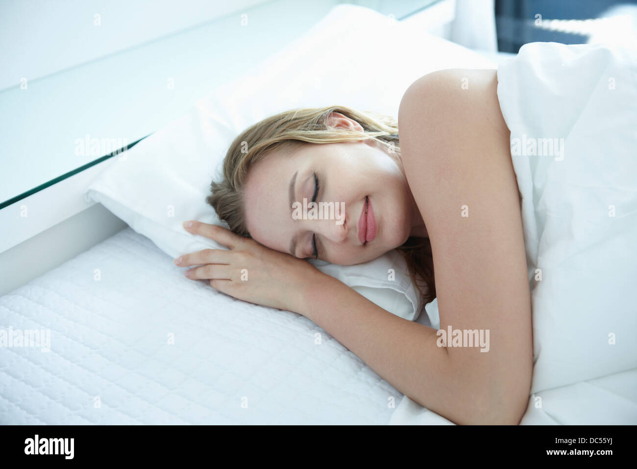 Lady sleeping hi-res stock photography and images - Alamy