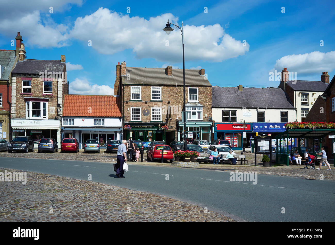 The market square of the North Yorkshire Market Town of Thirsk ...