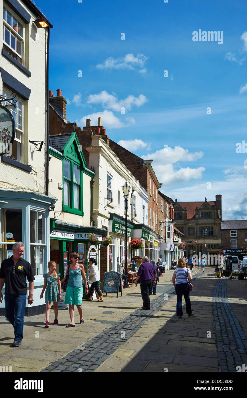 The market square of the North Yorkshire Market Town of Thirsk ...