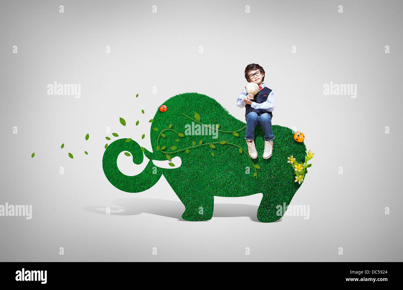 Elephant sitting silhouette hi-res stock photography and images - Alamy