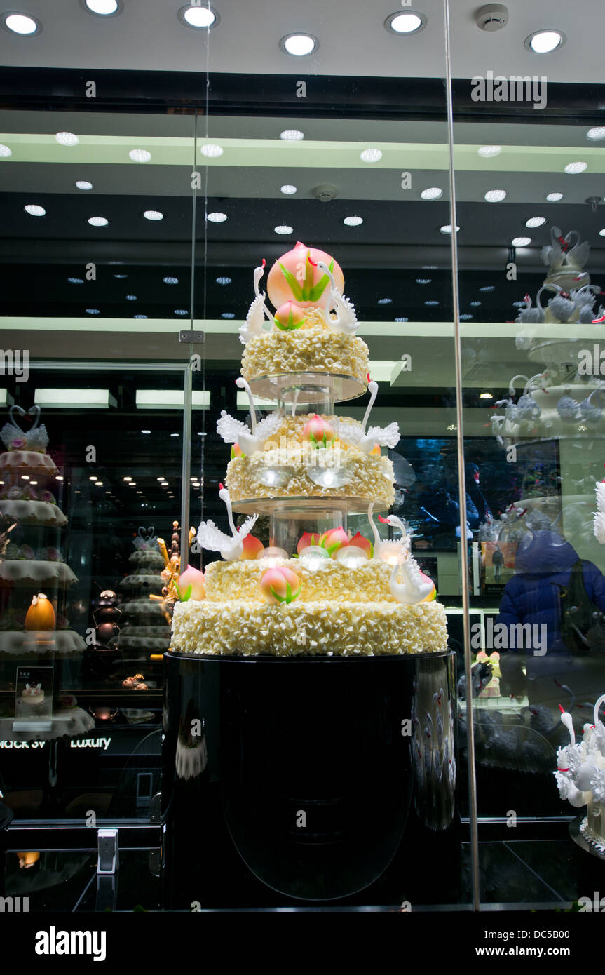 Wedding cake in Black Swan Luxury Cake shop in Beijing, China Stock ...