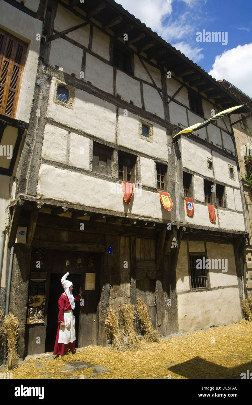Medieval house 16th century hi-res stock photography and images - Alamy