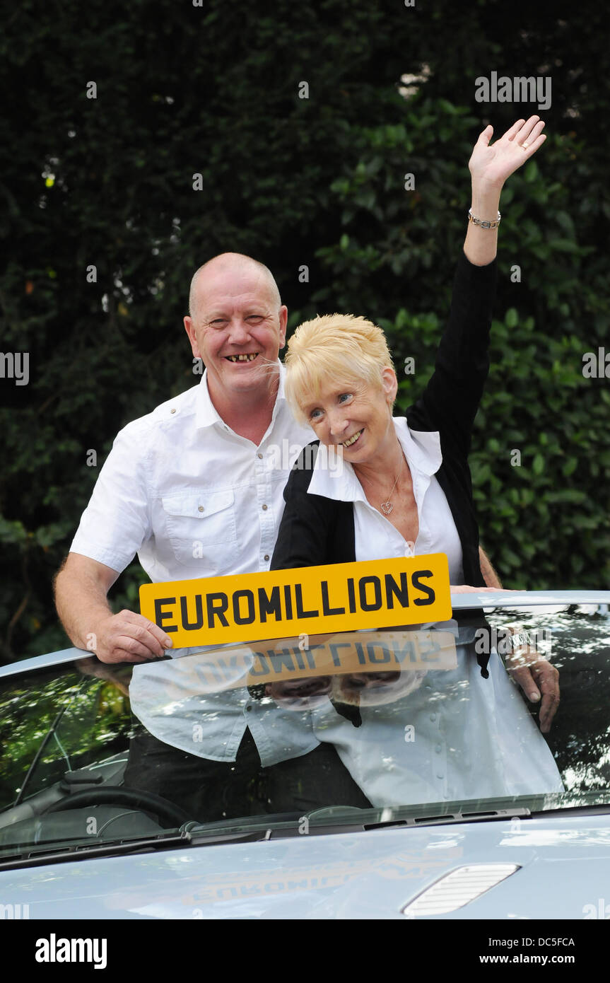 One million pounds hi-res stock photography and images - Alamy