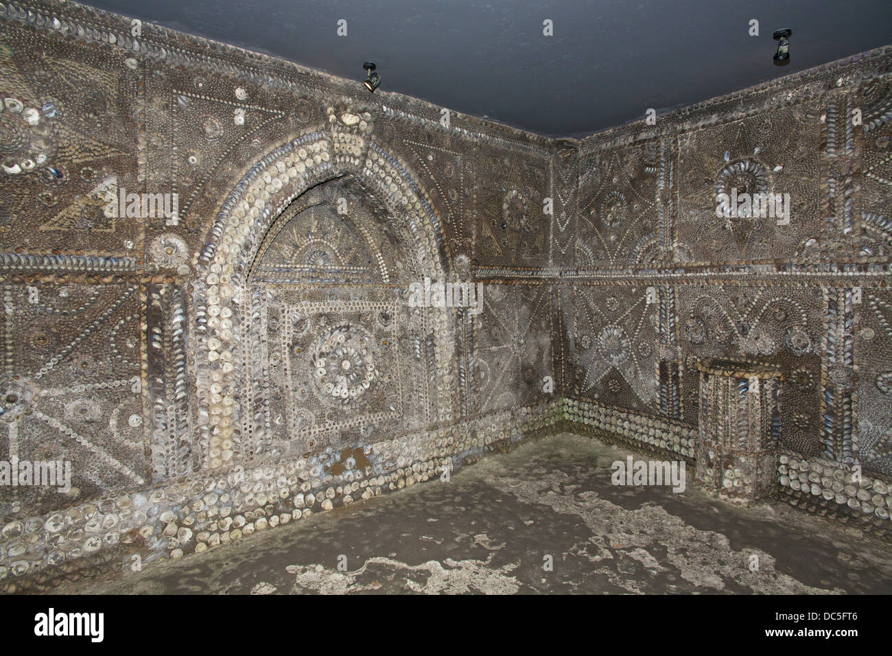 Margate shell grotto hi-res stock photography and images - Alamy