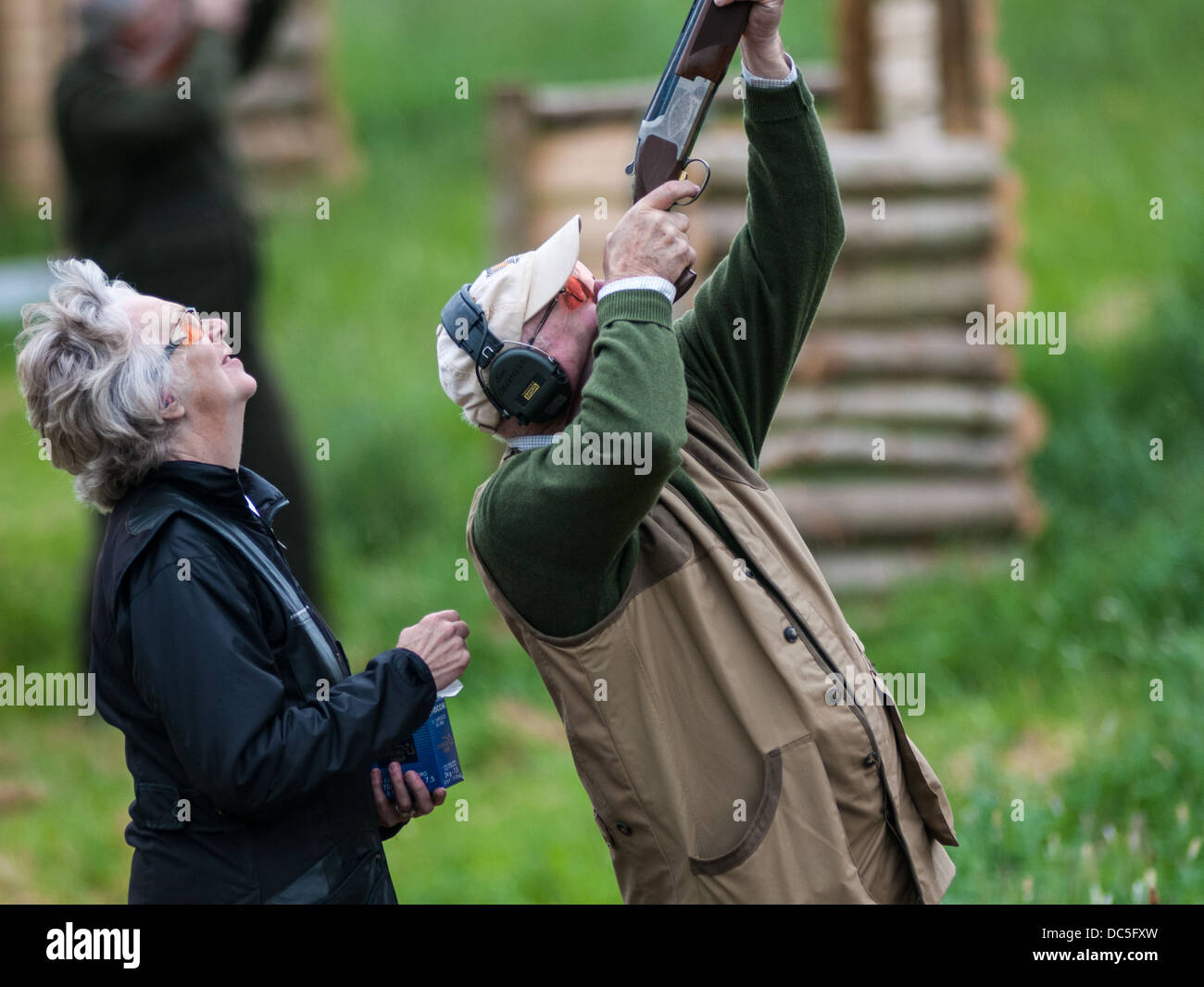 Woman loading a shotgun hi-res stock photography and images - Alamy