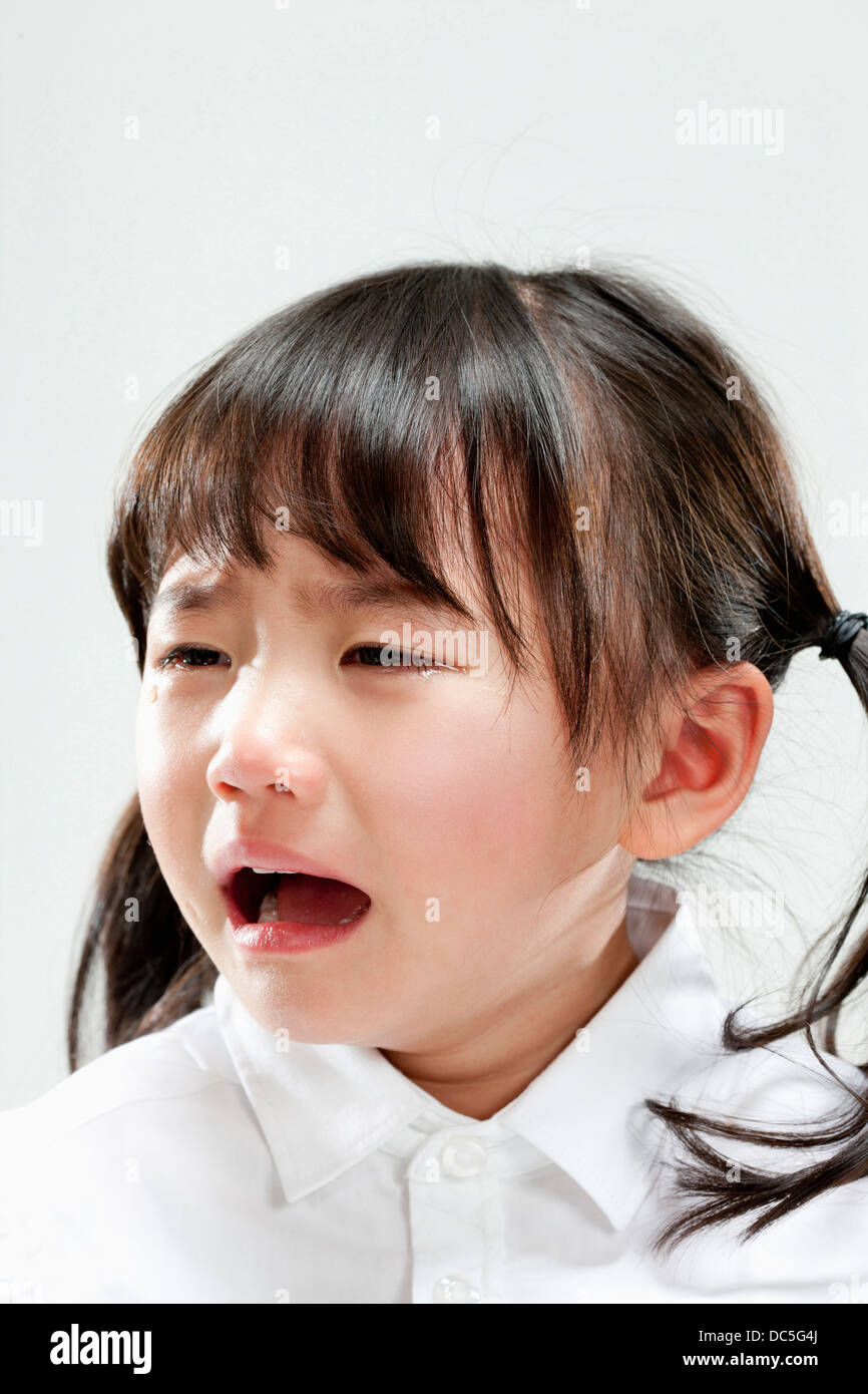 Child crying looking hi-res stock photography and images - Alamy