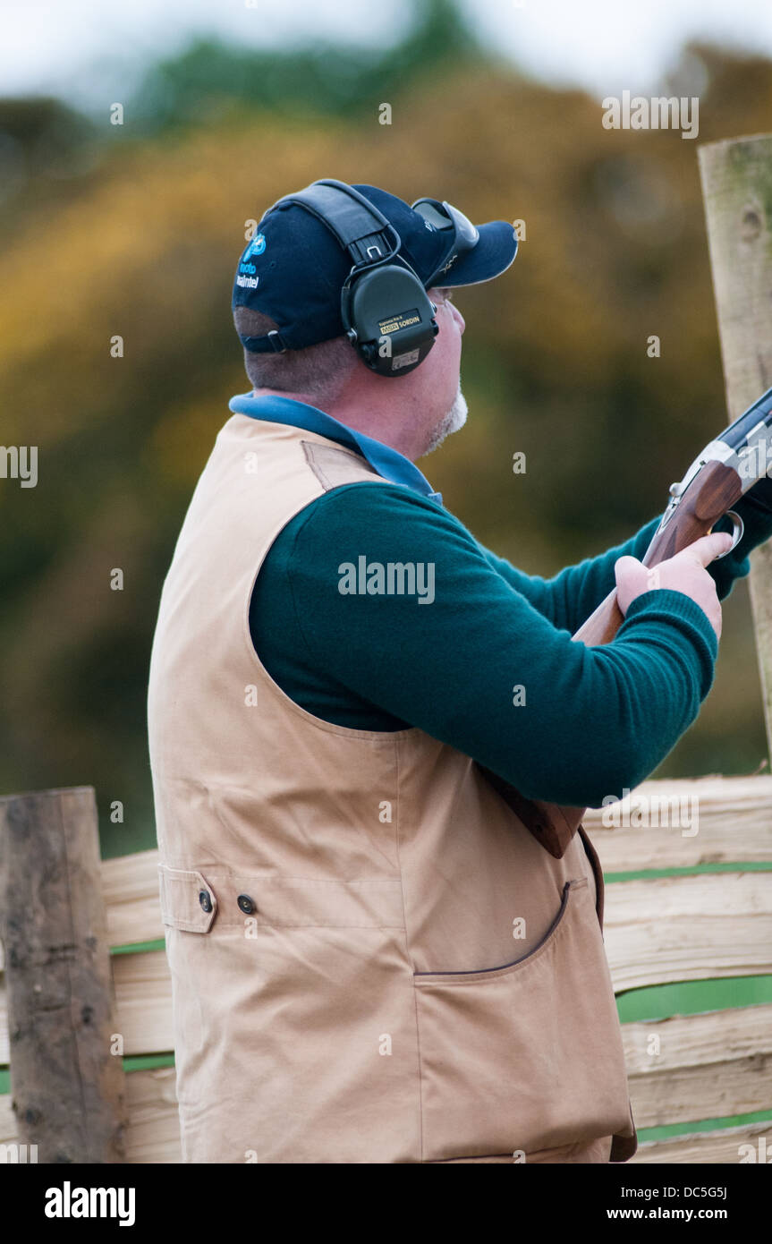 Clay shooting hi-res stock photography and images - Alamy