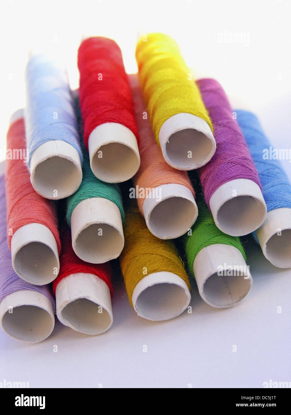 Thread pile hi-res stock photography and images - Alamy