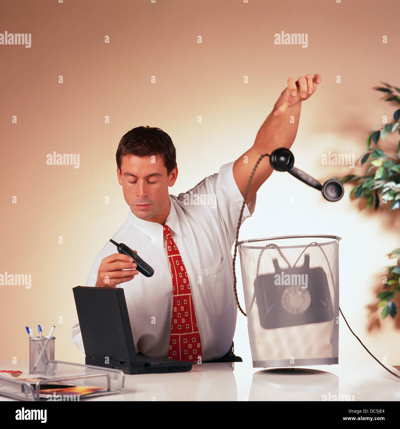 Throw away laptop hi-res stock photography and images - Alamy