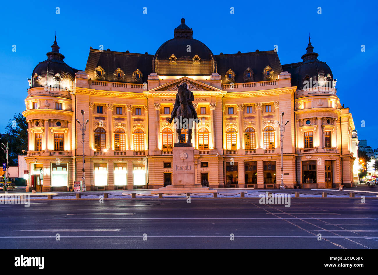 University library bucharest hi-res stock photography and images - Alamy