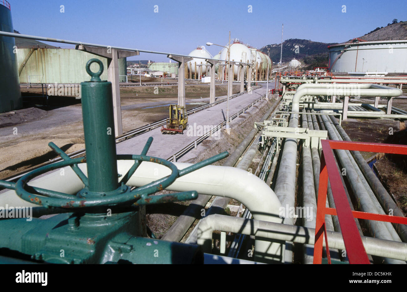 Oil refinery. Biscay. Spain Stock Photo - Alamy
