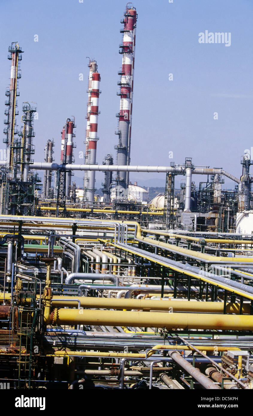 Repsol tarragona refinery hi-res stock photography and images - Alamy