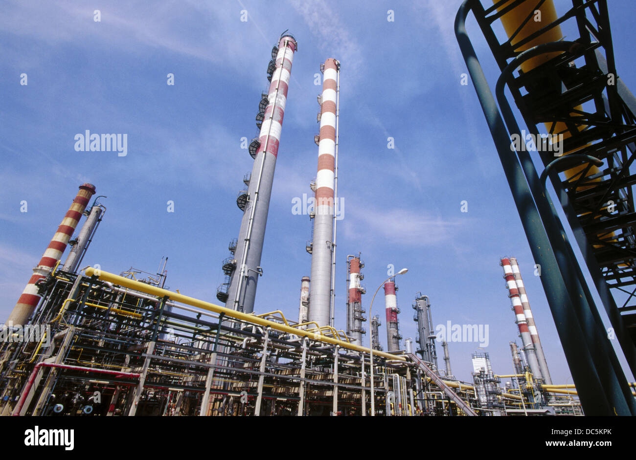 Repsol tarragona refinery hi-res stock photography and images - Alamy