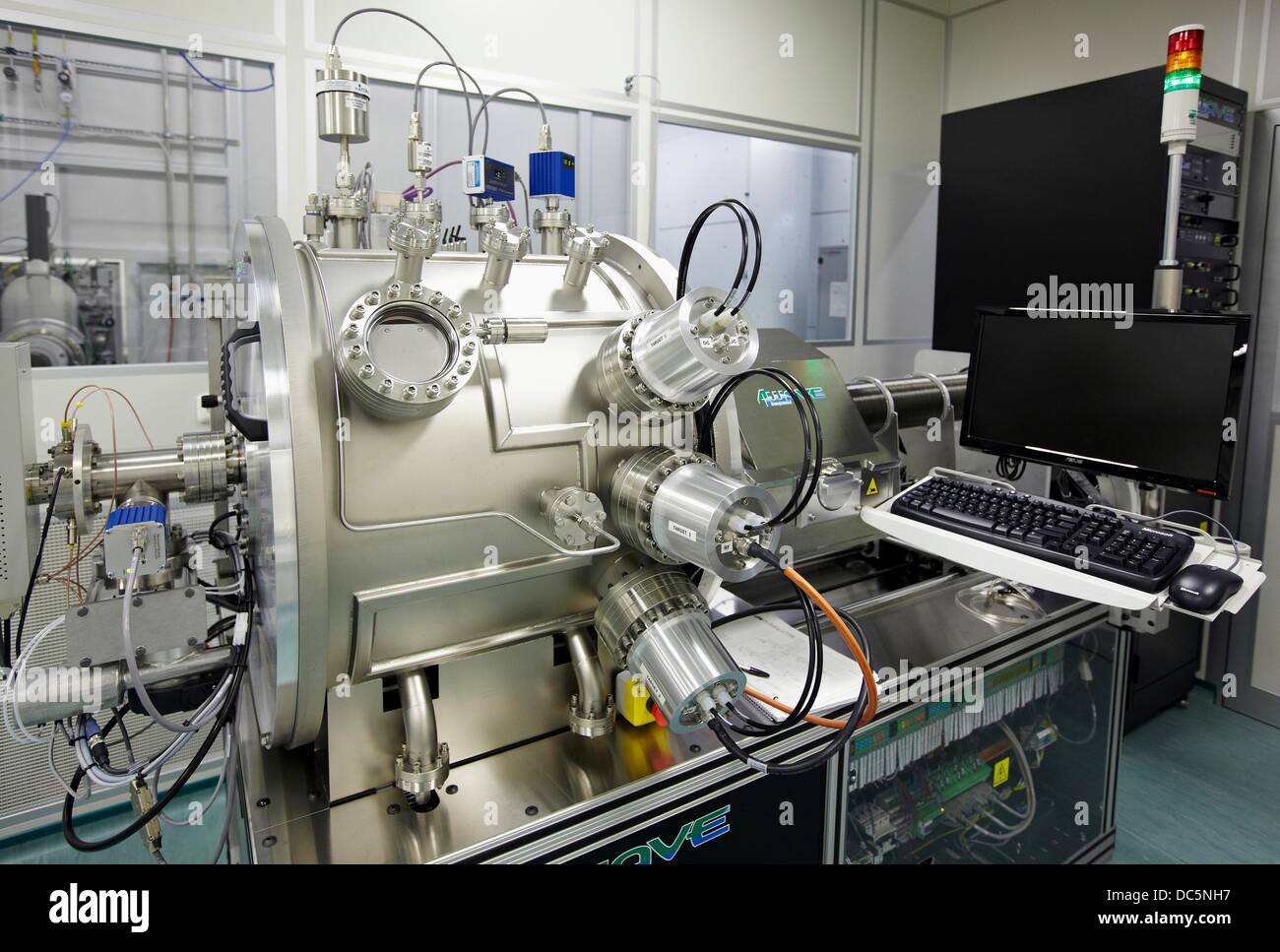 Sputter sputtering hi-res stock photography and images - Alamy