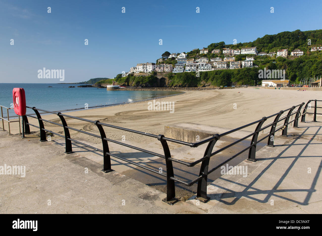 Looe seafront hi-res stock photography and images - Alamy