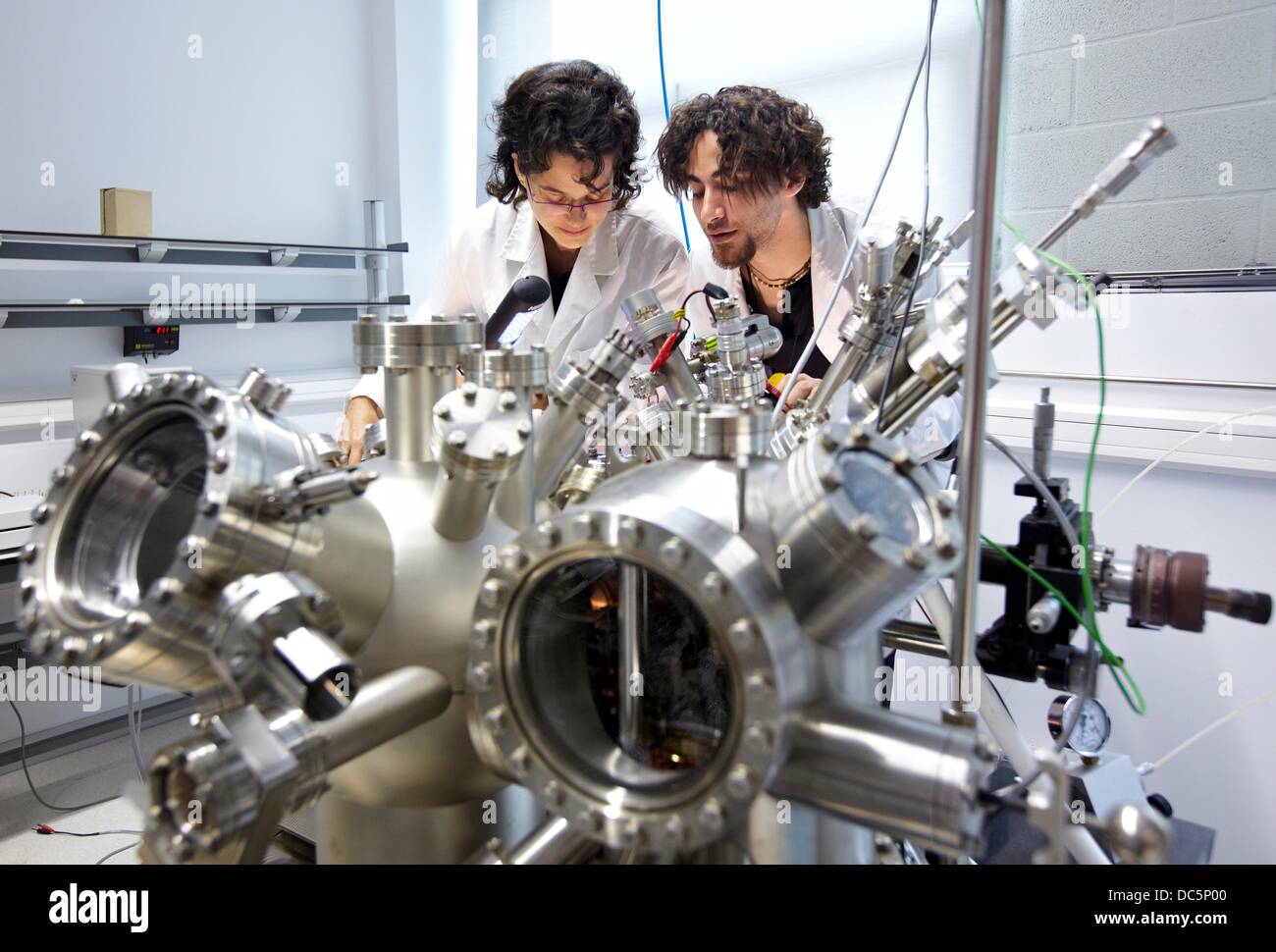 Scanning Tunneling Microscope High Resolution Stock Photography and ...