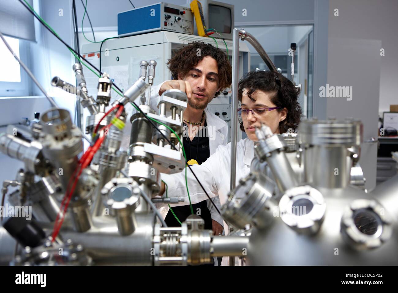 Scanning tunneling microscope hi-res stock photography and images - Alamy