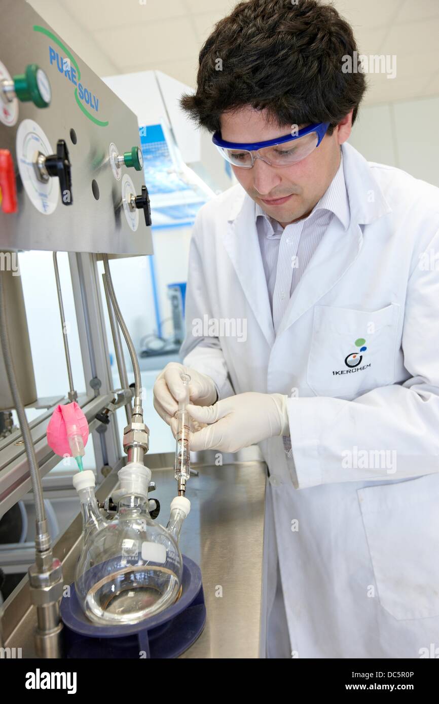 Distillation lab hi-res stock photography and images - Alamy