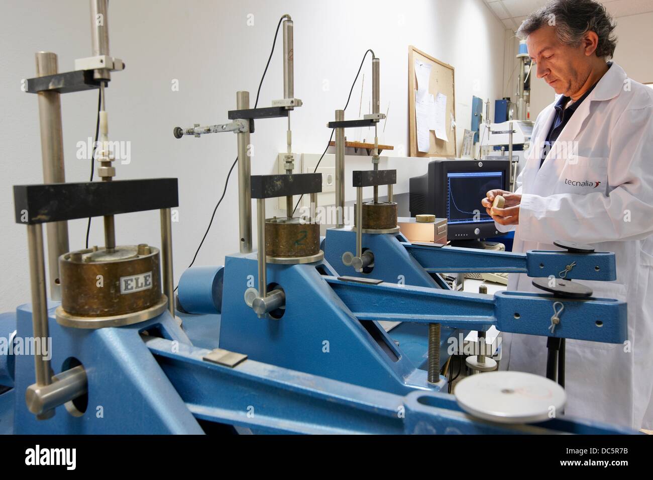 Oedometer hi-res stock photography and images - Alamy