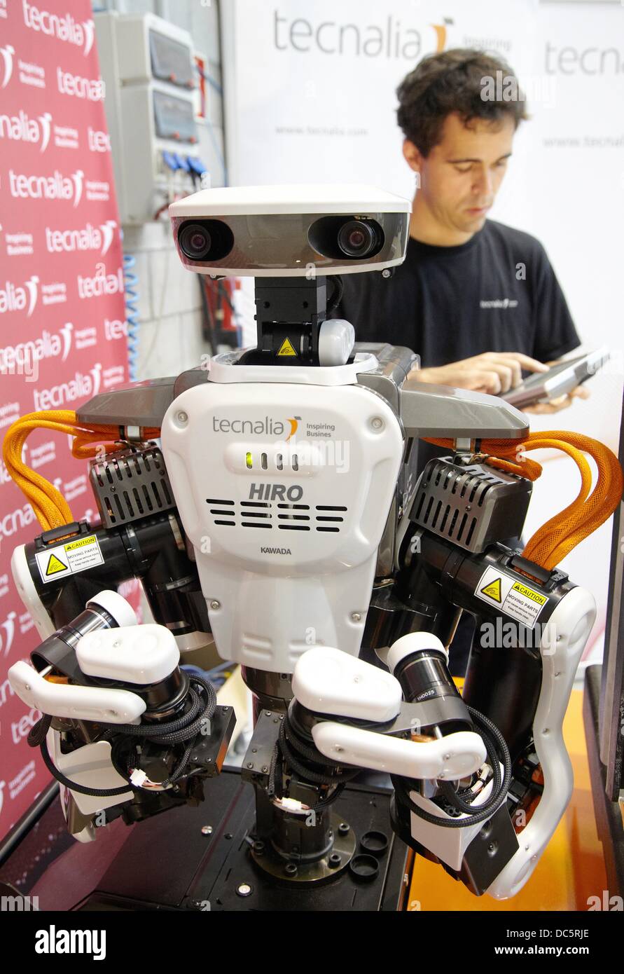 Hiro Japanese robot, humanoid robot working alongside people ...
