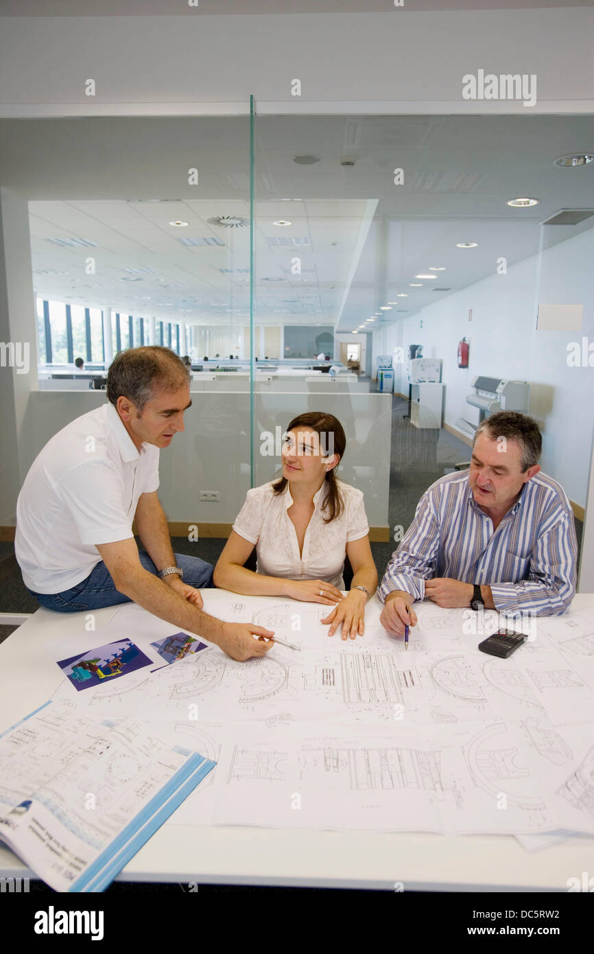 Designers looking at blueprints. Fatronik Foundation, Research ...