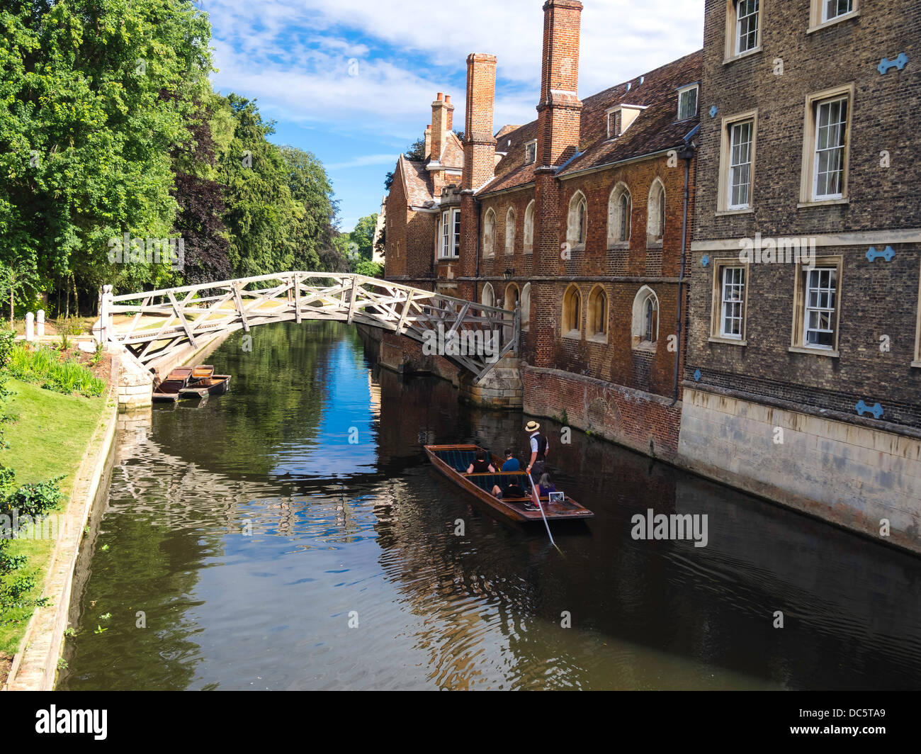 Punts lined up on river in Cambridge England Stock Photo - Alamy