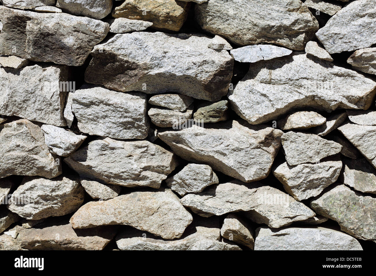 Natural pattern of a stone wall Stock Photo - Alamy