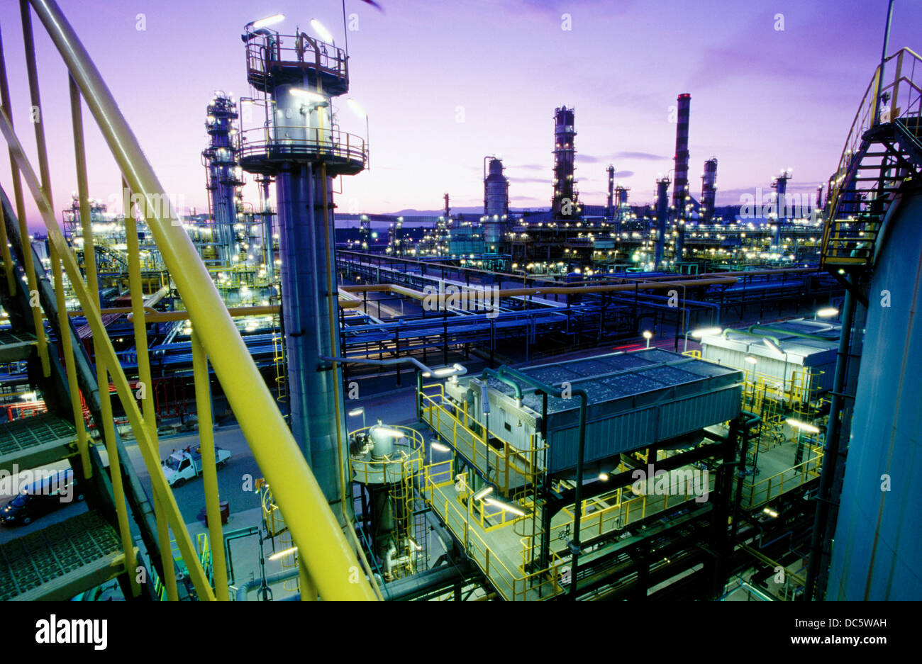 Repsol tarragona refinery hi-res stock photography and images - Alamy