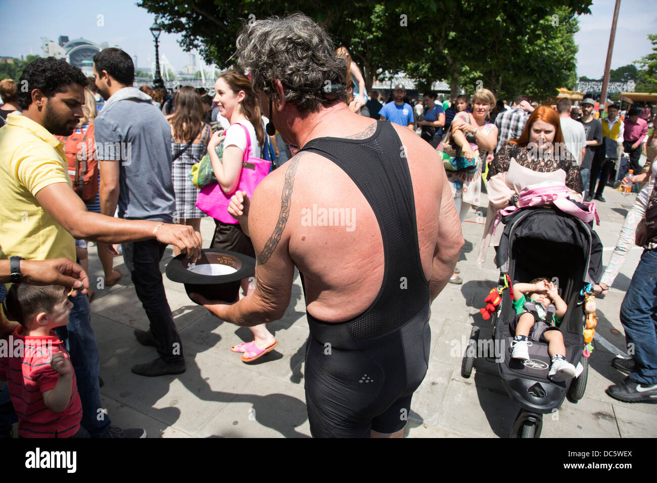 Escapologist hi-res stock photography and images - Alamy