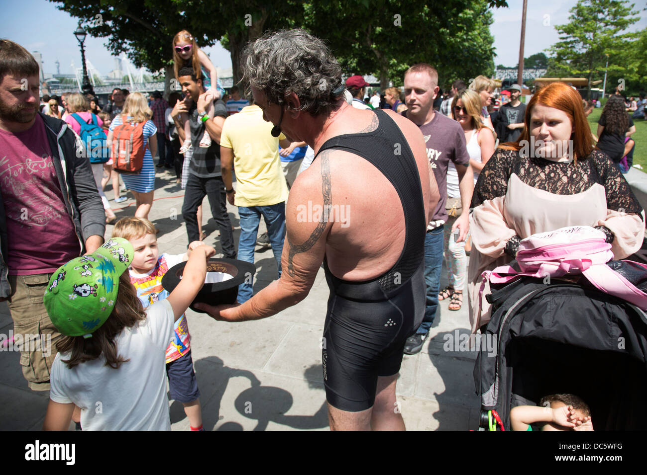 Escapologist hi-res stock photography and images - Alamy
