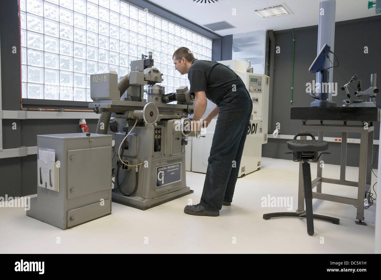 Grinding Machine Operator Stock Photos & Grinding Machine Operator ...