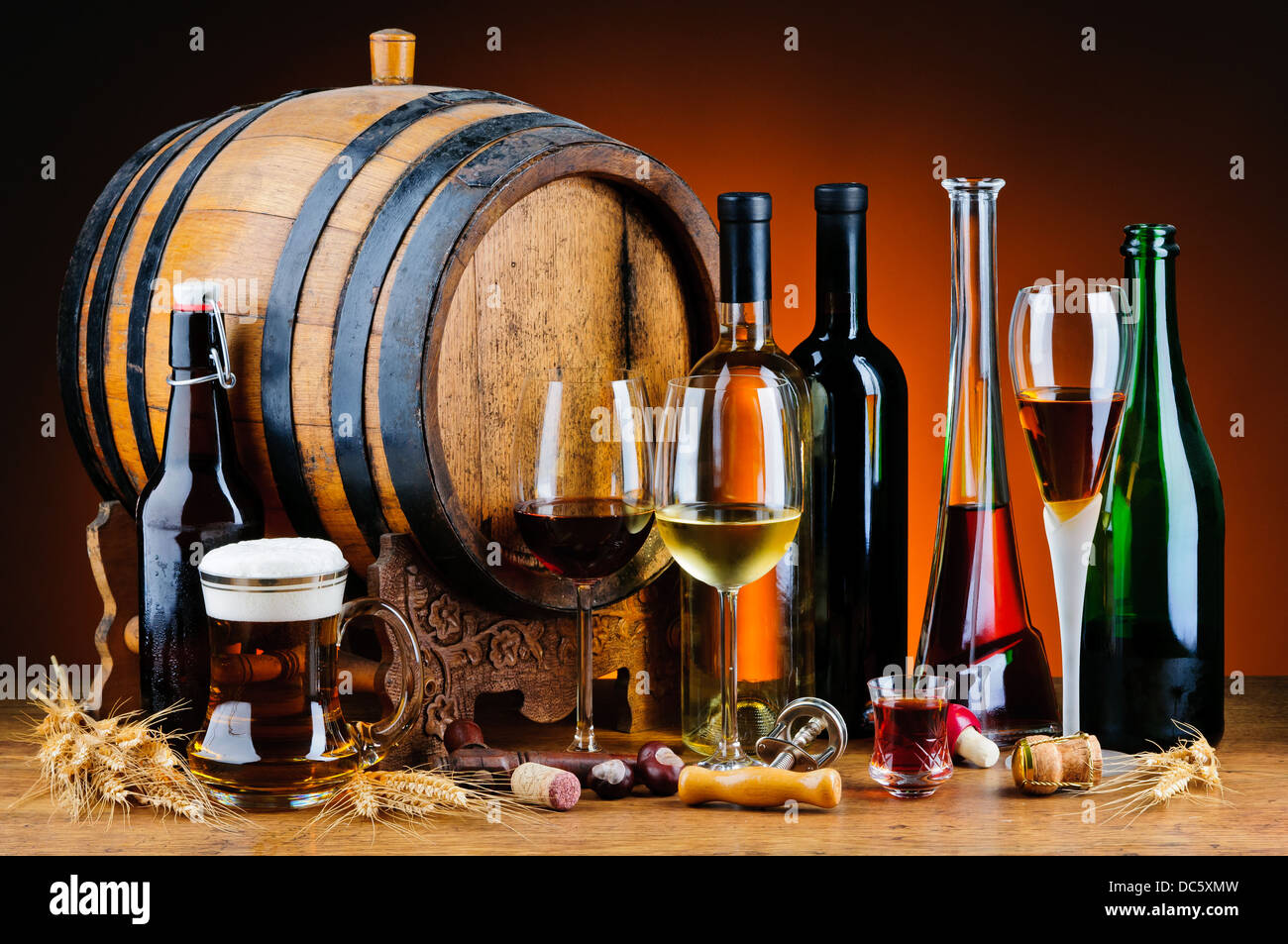 Alcoholic drinks hi-res stock photography and images - Alamy