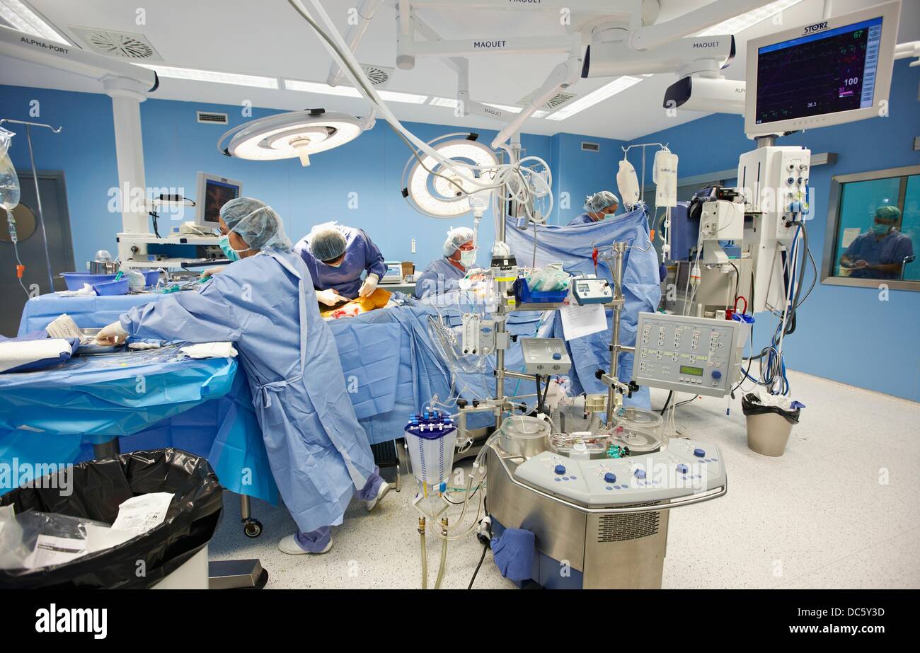 Cardiology operating room, cardiovascular surgery, cardiac surgery ...