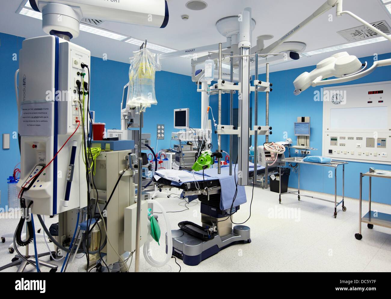 Operating room, surgical block. Hospital Policlinica Gipuzkoa, San ...