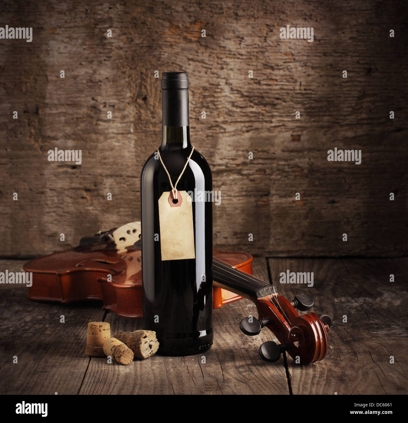 Violin wine bottle hi-res stock photography and images - Alamy