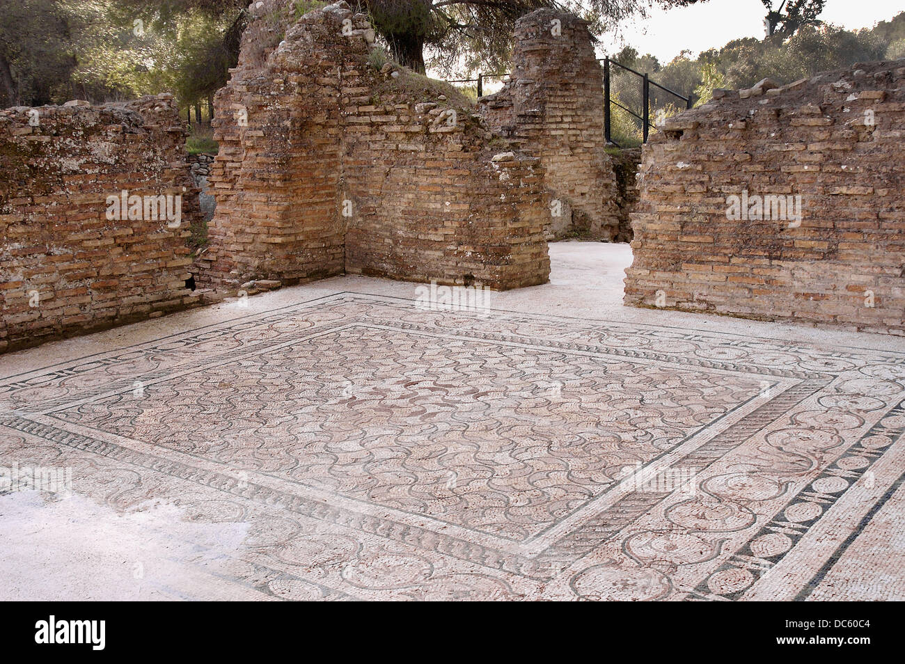 Ancient baths hi-res stock photography and images - Alamy